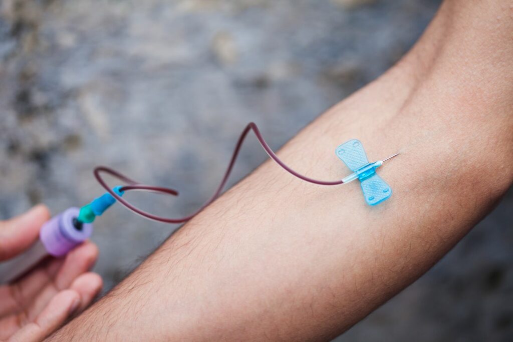 Can a Person With Diabetes Donate Blood : Guidelines and Compatibility ...